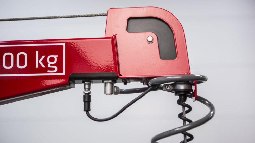Lift Assist Devices Reduce Work Related Injuries in Manufacturing