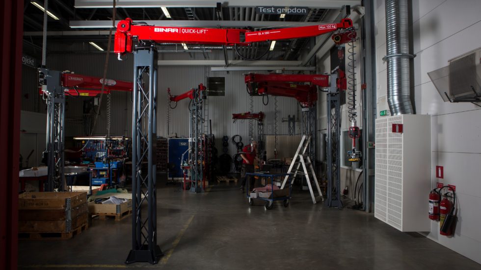 Lift Assist Devices Reduce Work Related Injuries in Manufacturing
